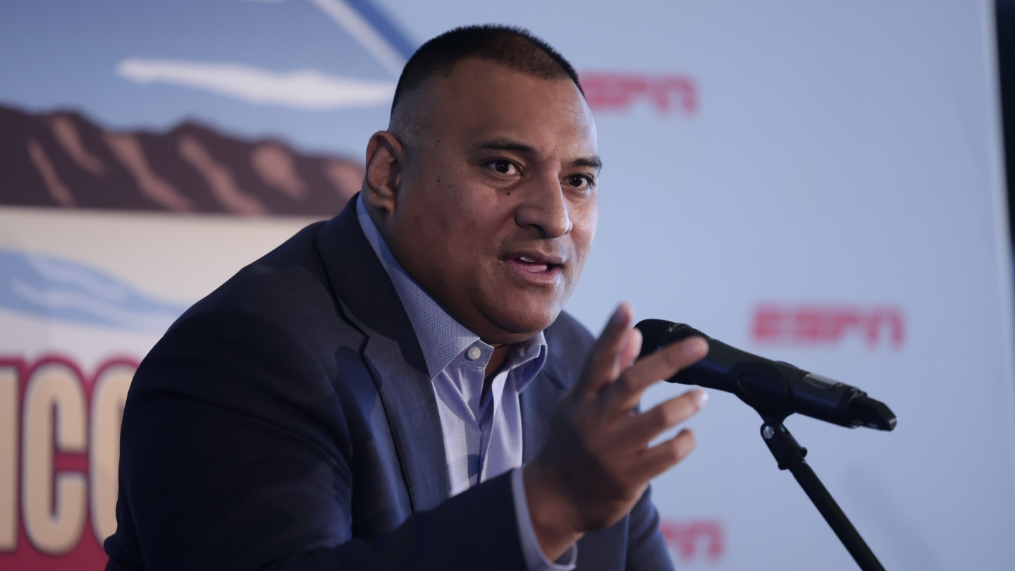 Kalani Sitake - BYU Athletics - Official Athletics Website - BYU Cougars