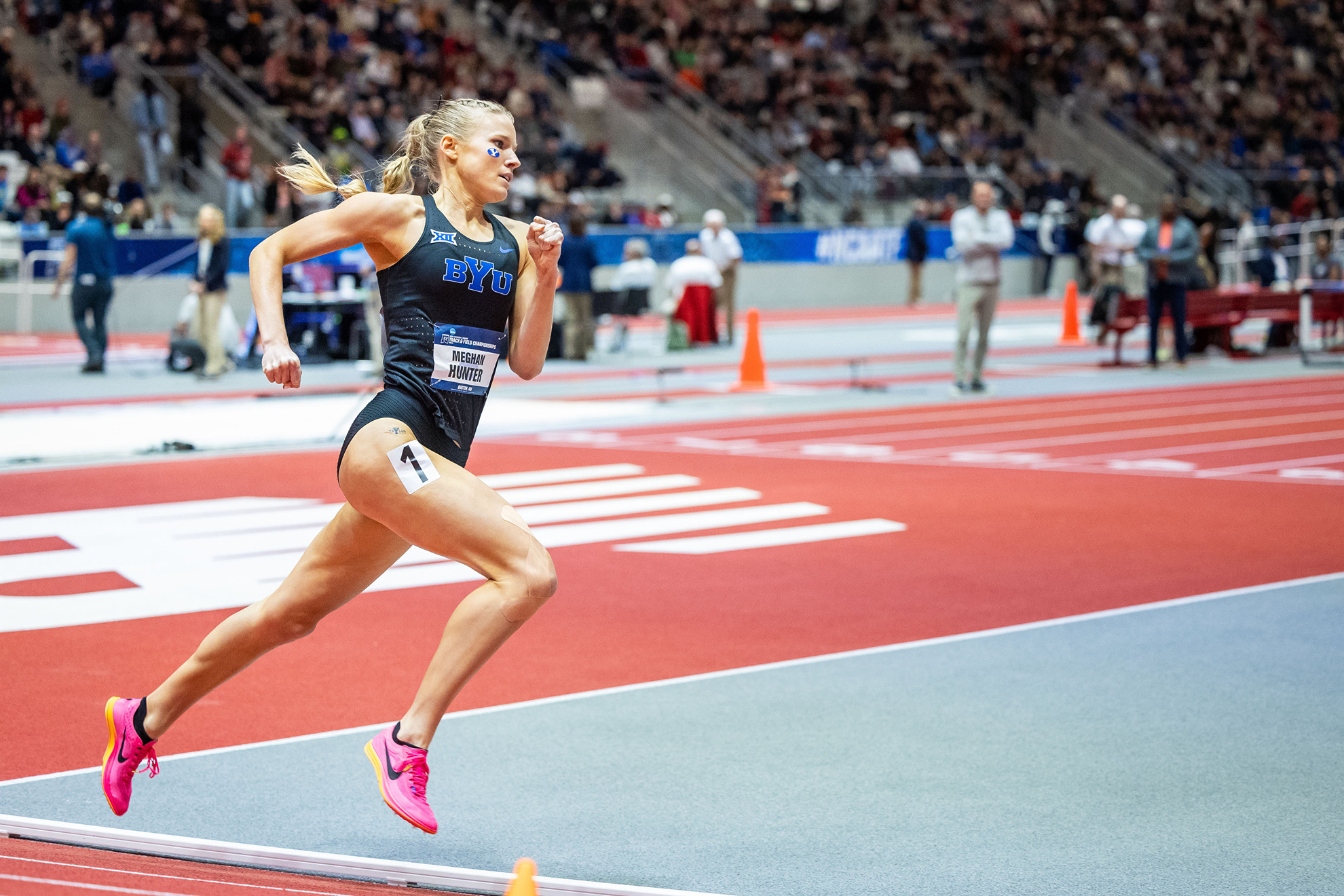 Hunter breaks 400m School Record - BYU Athletics - Official Athletics ...