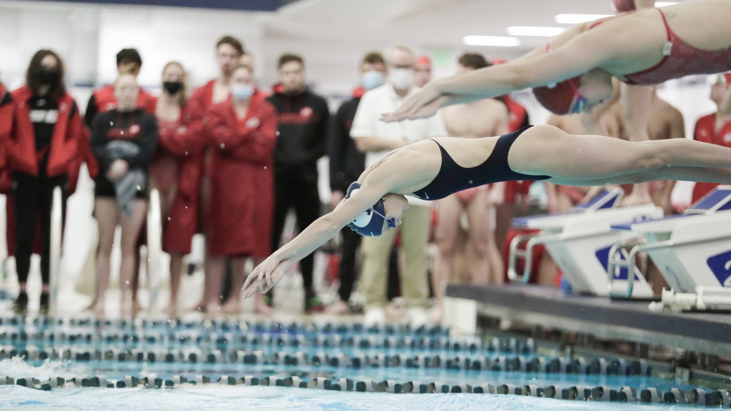 BYU's swim and dive team completes last home meet versus Utah, men's ...