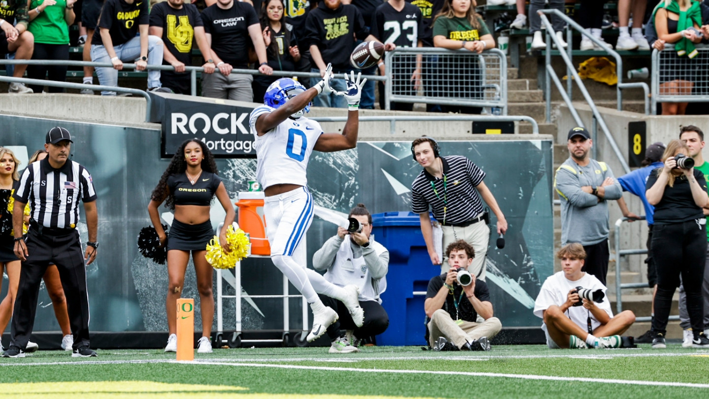 Football falls 41-20 at No. 25 Oregon - BYU Athletics - Official ...