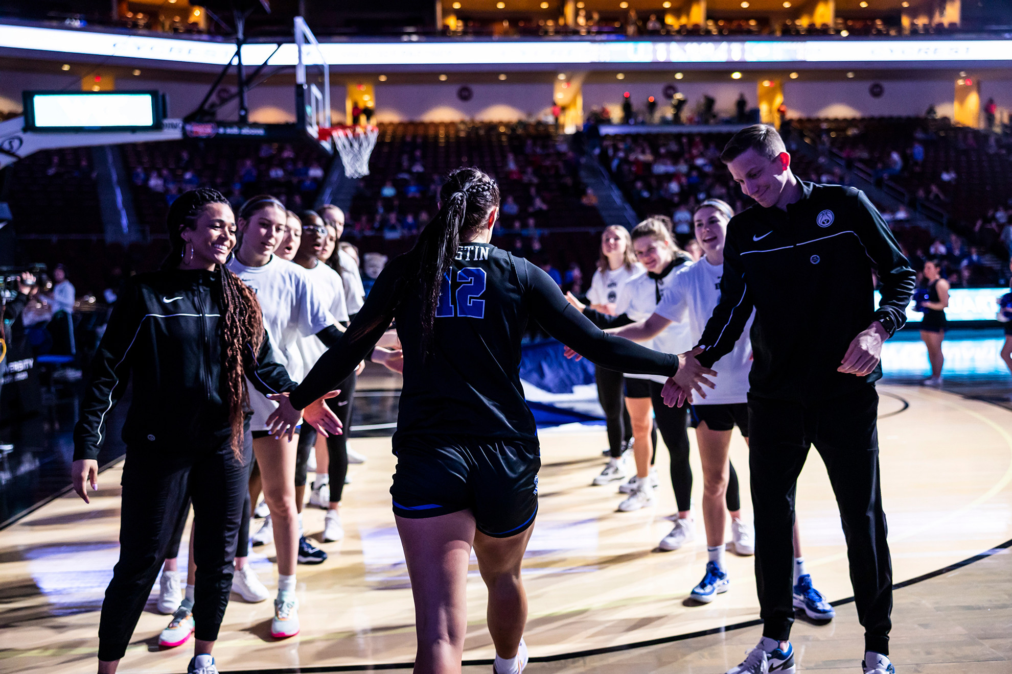 Lauren Gustin - Women's Basketball 2023-2024 - BYU Athletics - Official ...